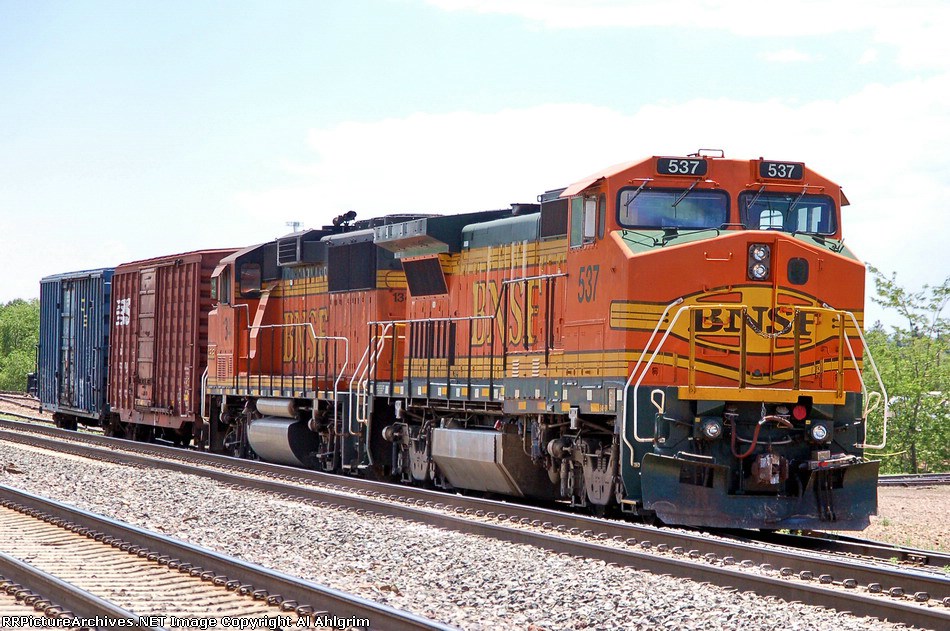 BNSF 537